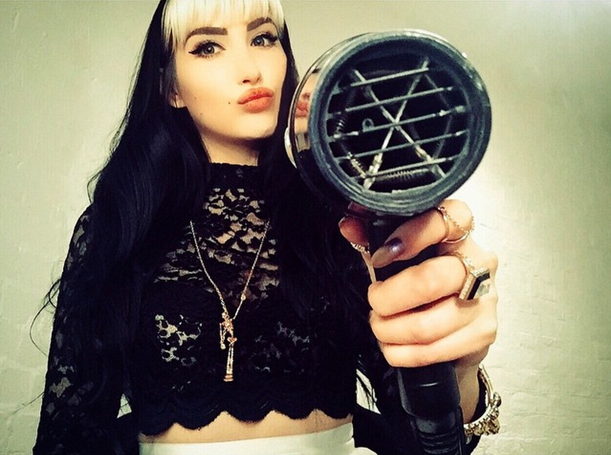 New Noise: Chloe Black | Wonderland Magazine