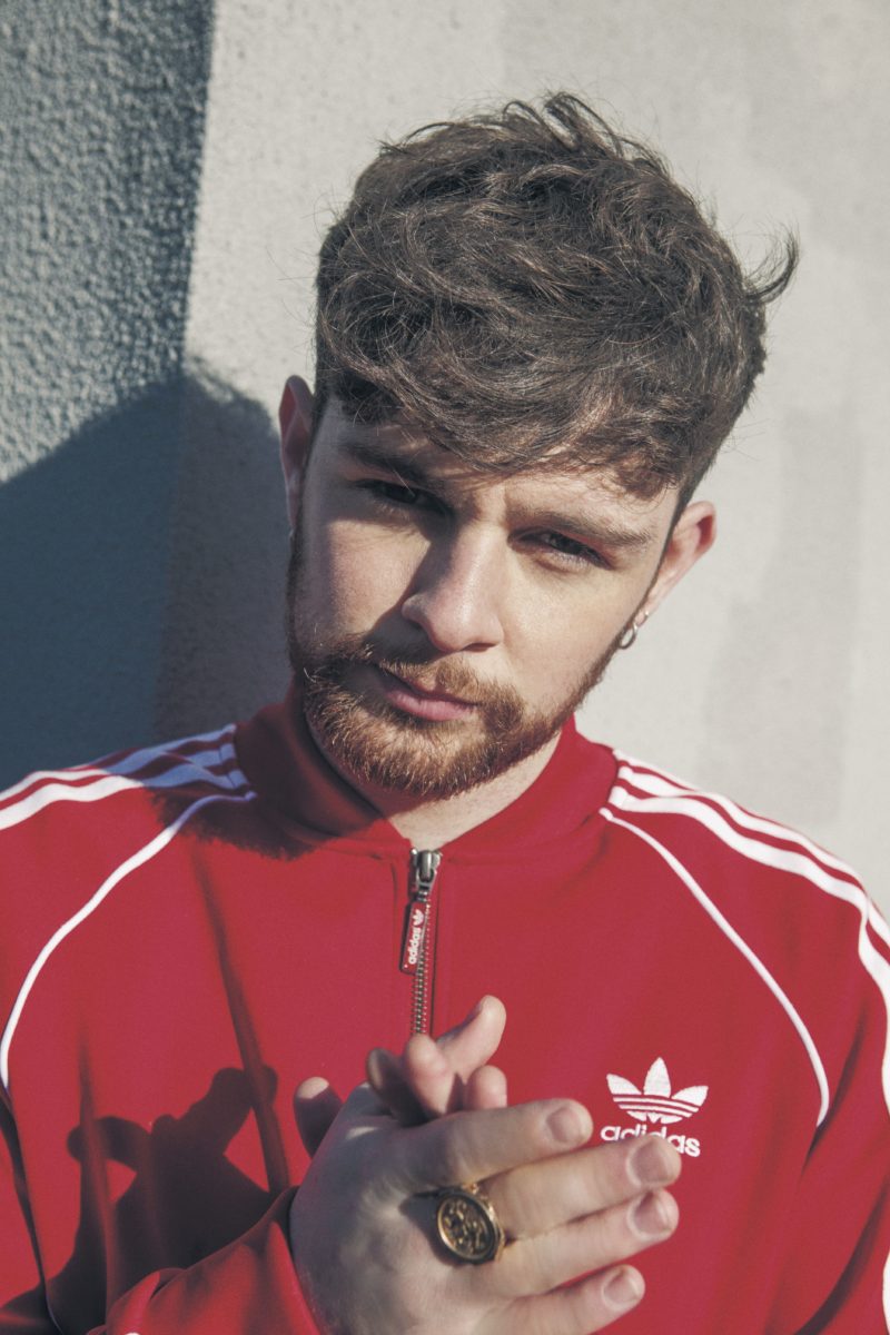 Premiere: Tom Grennan - "Giving It All" | Wonderland Magazine