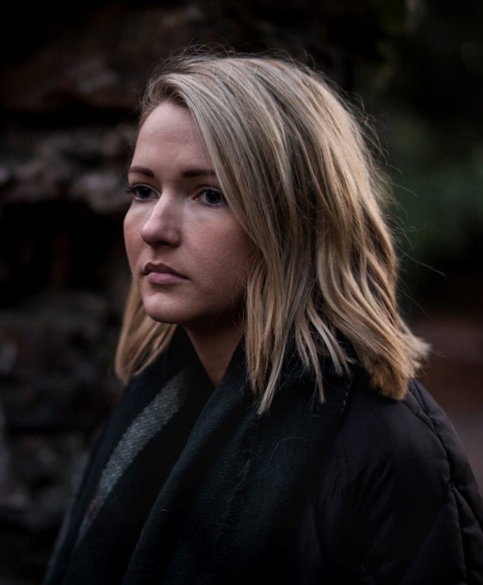 Premiere: Ailbhe Reddy - "Relent (Live)" | Wonderland Magazine