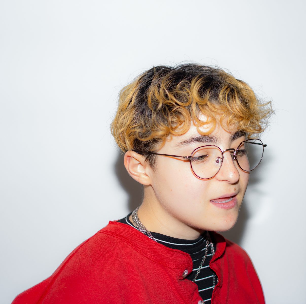 Bedroom Pop Artist Claud Premieres New Song "Miss You"