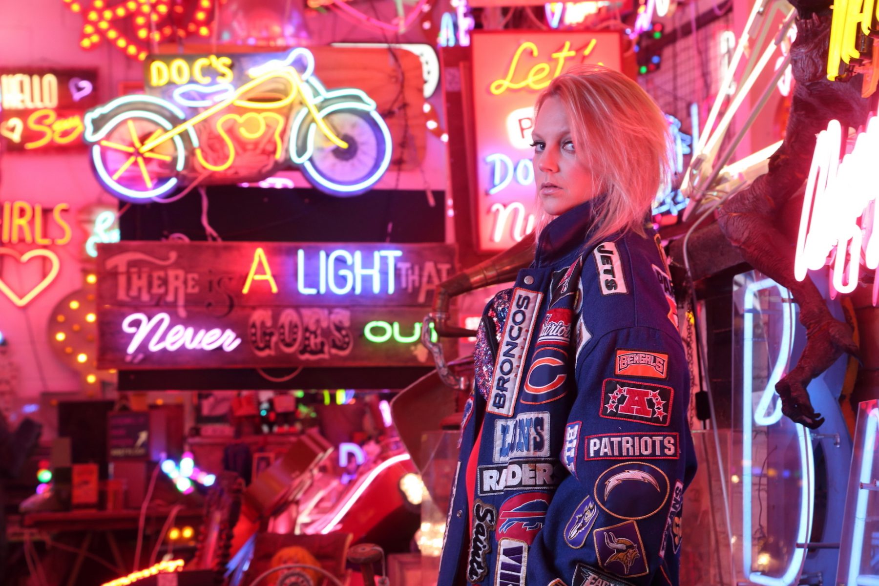 Electro-pop Singer Tiggi Hawke Drops Acoustic Version of "NYC"