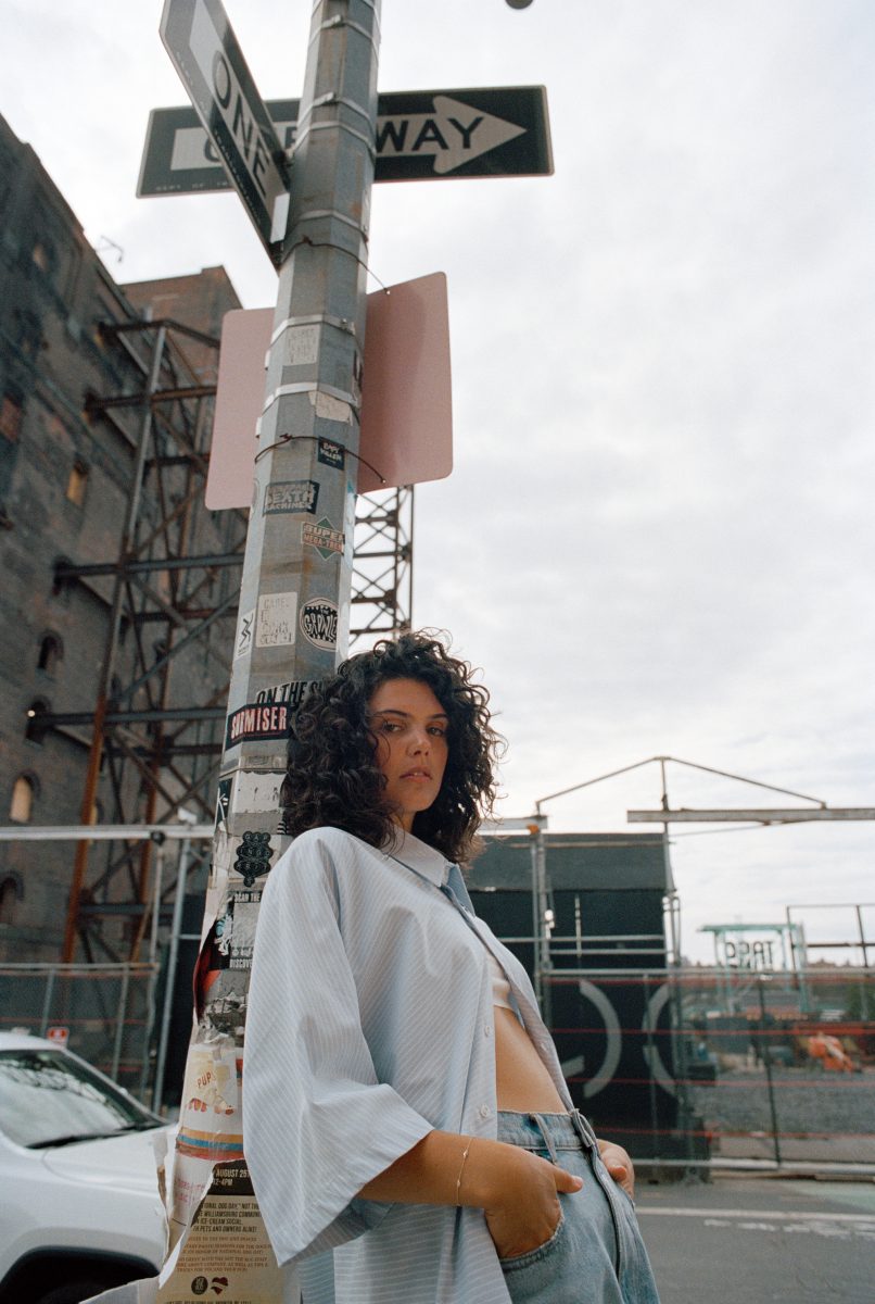 Brooklyn-based Electro-pop Artist EVAN GIIA Premieres "Sidelines"