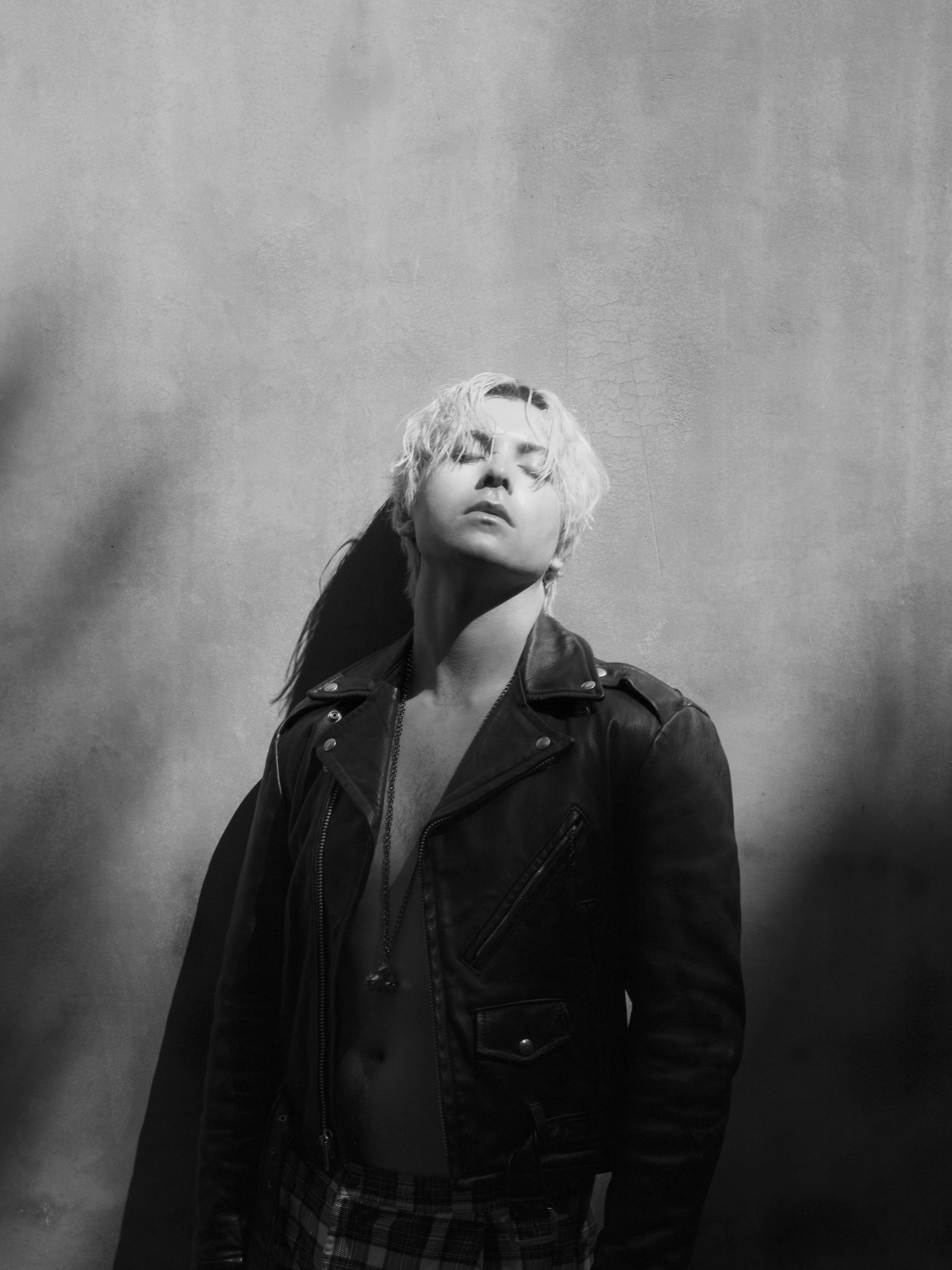 Premiere: Django Stewart - "Burning Bridges (For Your Love)"