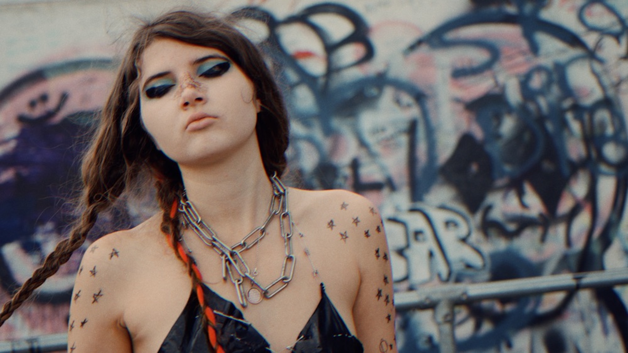 AlienBlaze Puts Us Into Our Teenage Feels With Angsty New Single