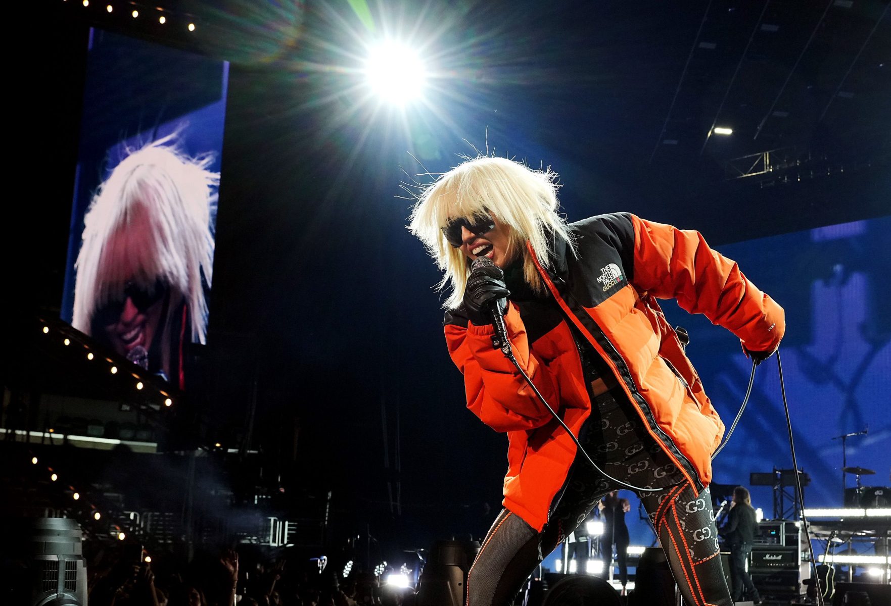 Miley Cyrus – Wonderland