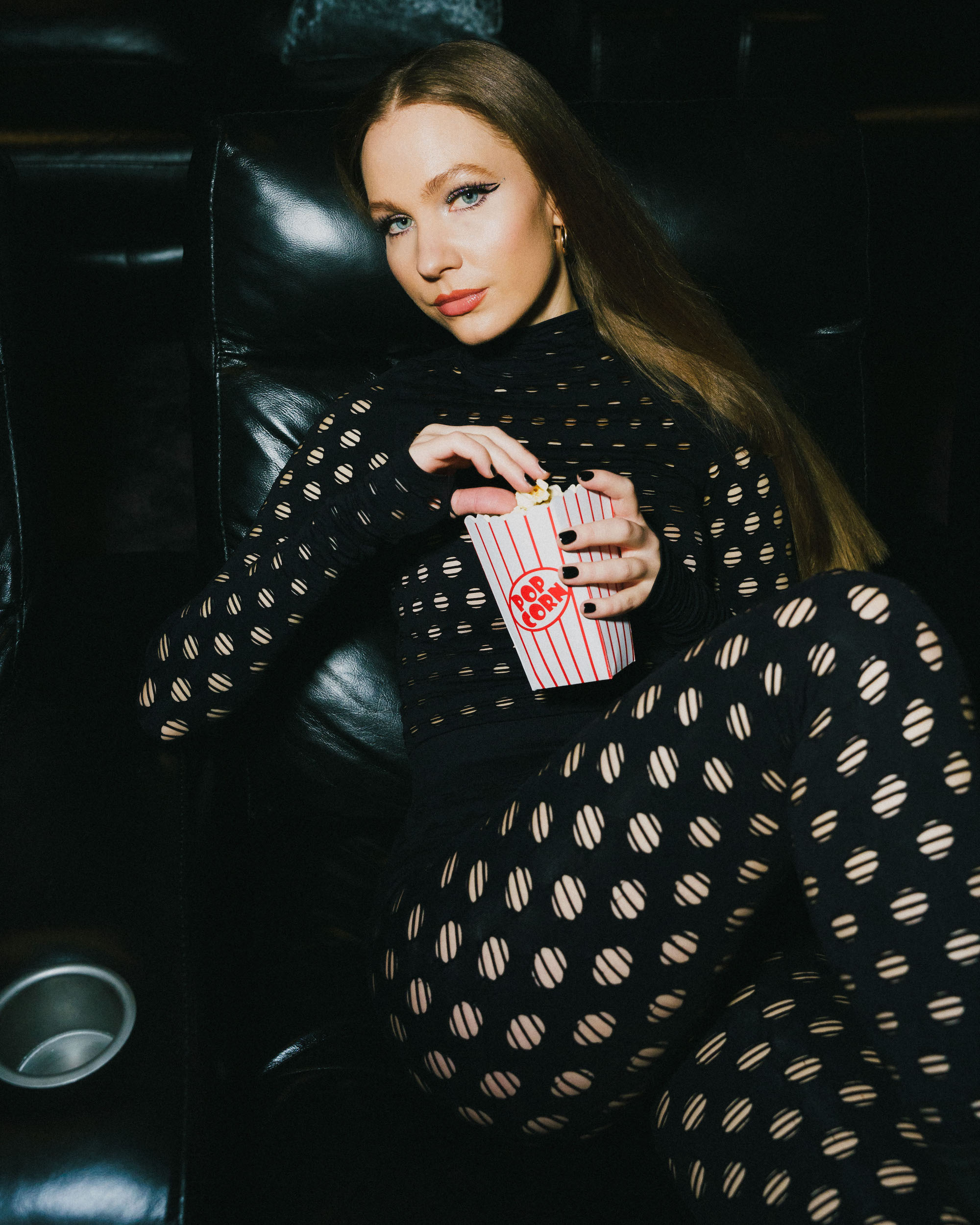 ELIZZA Drops Her Disco Pop Single "Catch Me If U Can"