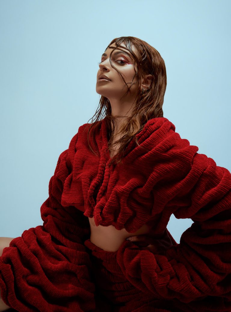 Aaria Tae Press Shot – Wonderland