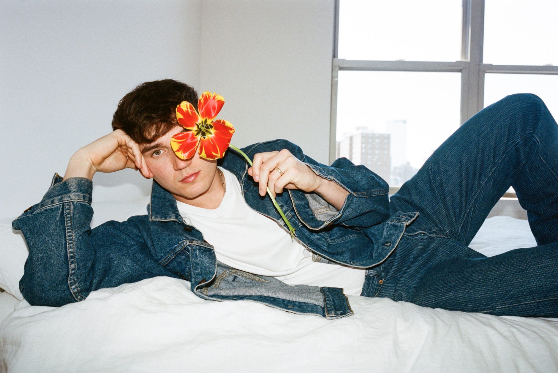 Zachary Knowles Unveils His Enchanting Piano Ballad, “CRUSH”