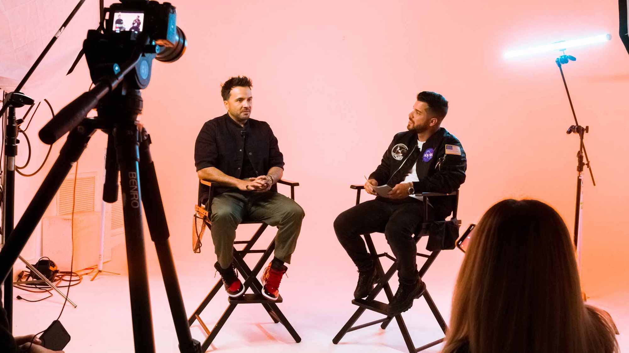 Entrepreneur Alex Quin Releases New Podcast "Detrás del Éxito"