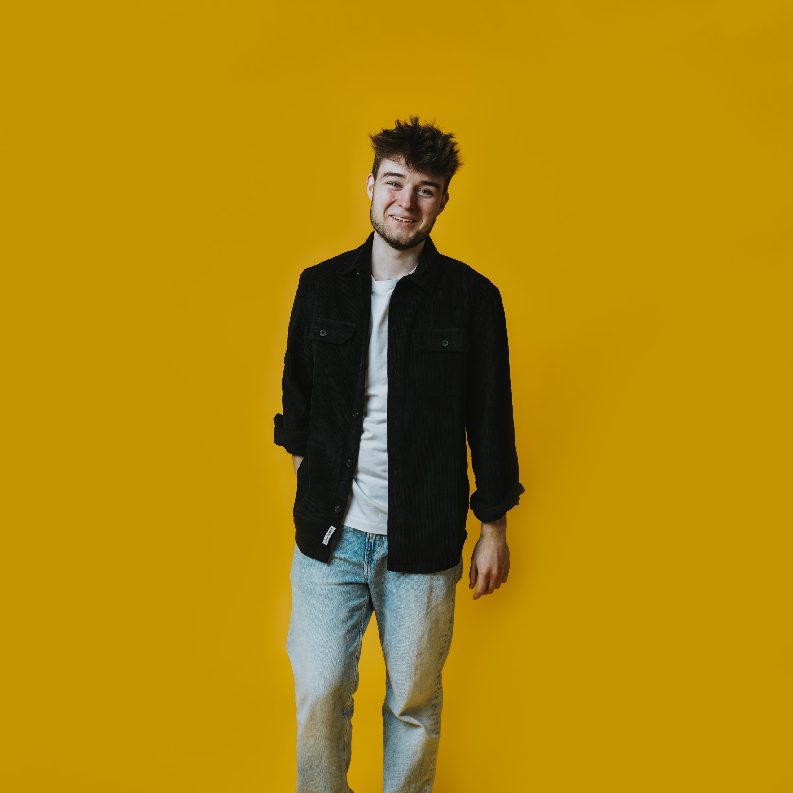 Sean Lomas Reveals Summery Single "Spark"
