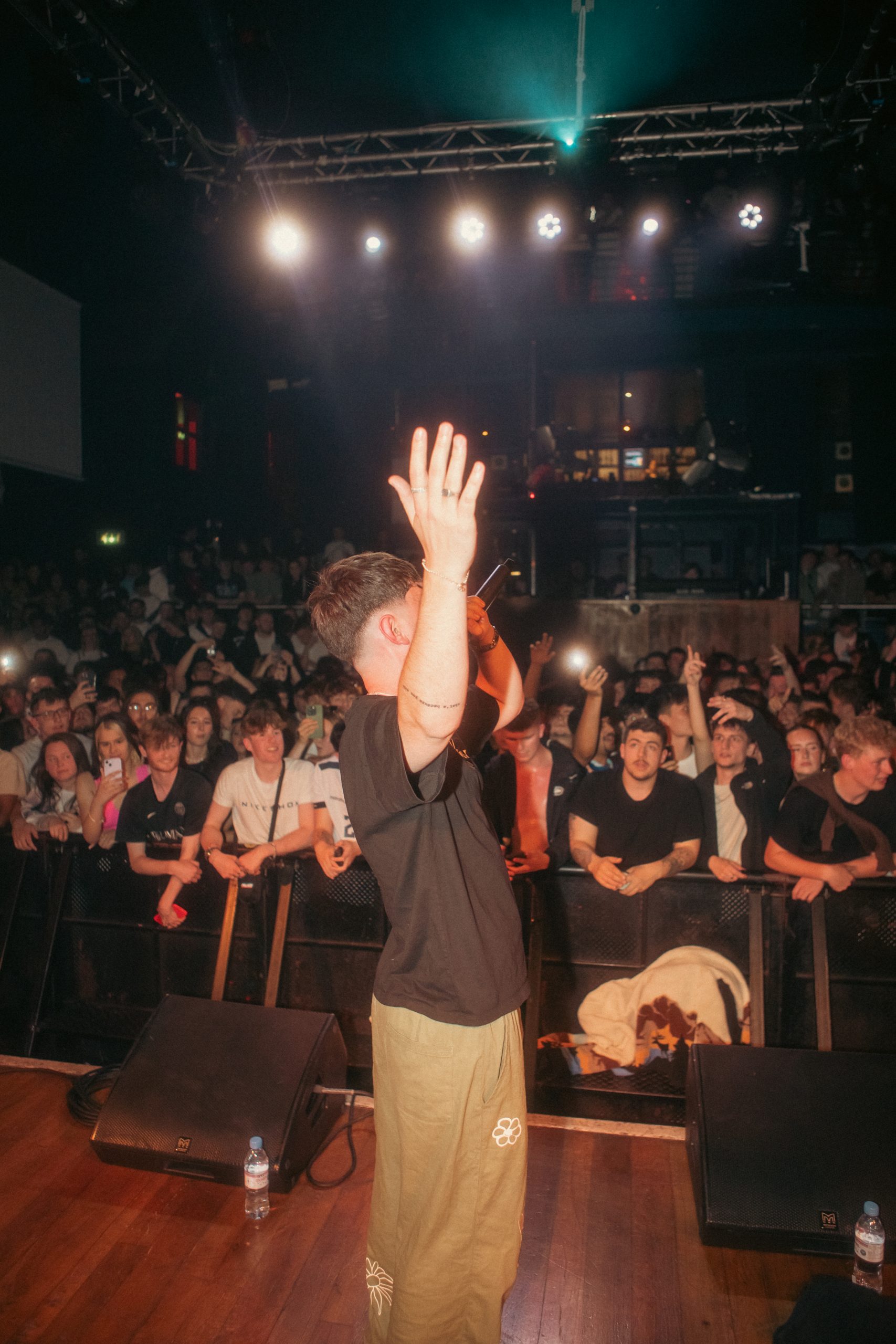 Inside Songer's Sold Out London Headline Show