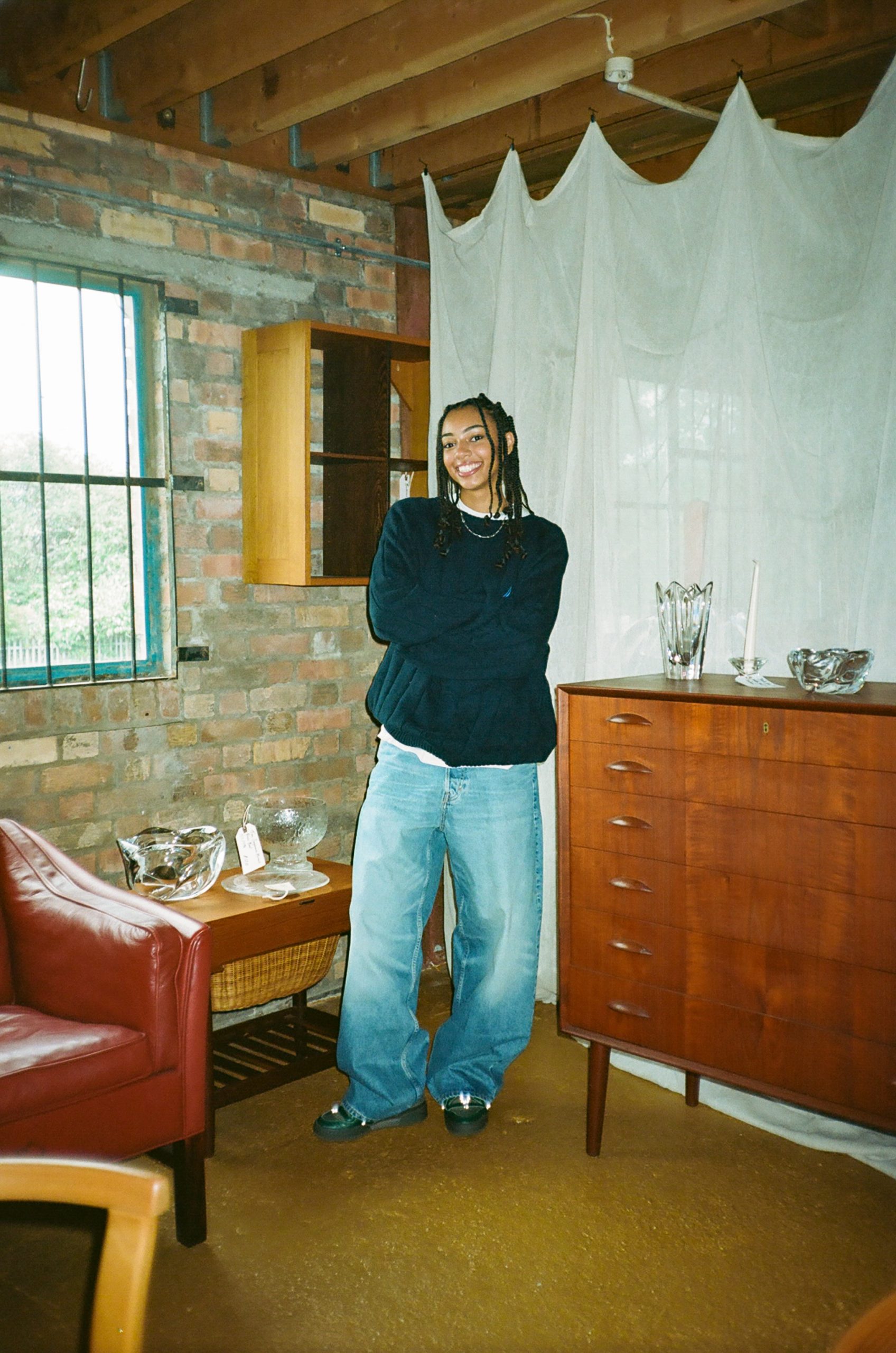 Amie Blu Talks "crumbs in my bed"