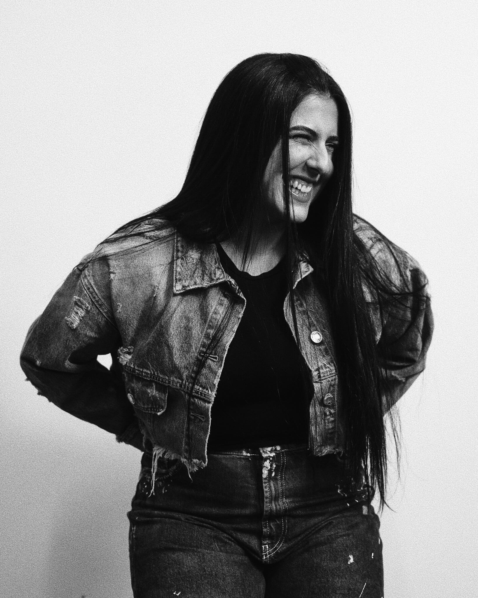 YARIN GLAM – “OWN WORST ENEMY” | Wonderland