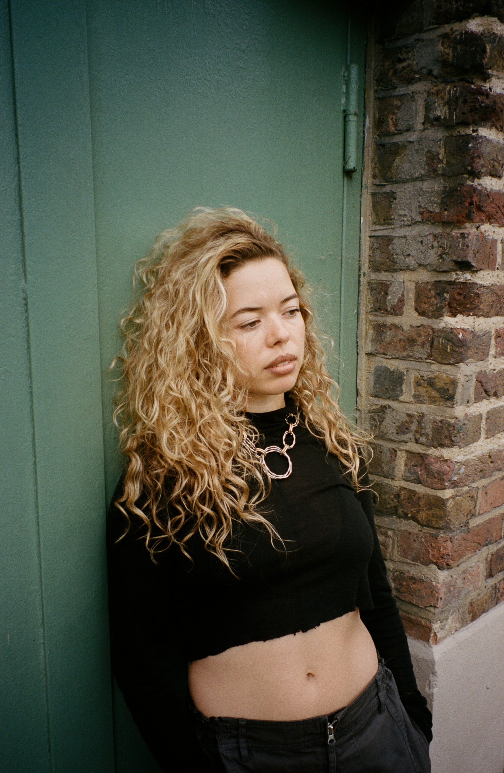 Wonderland Meets: Nilüfer Yanya