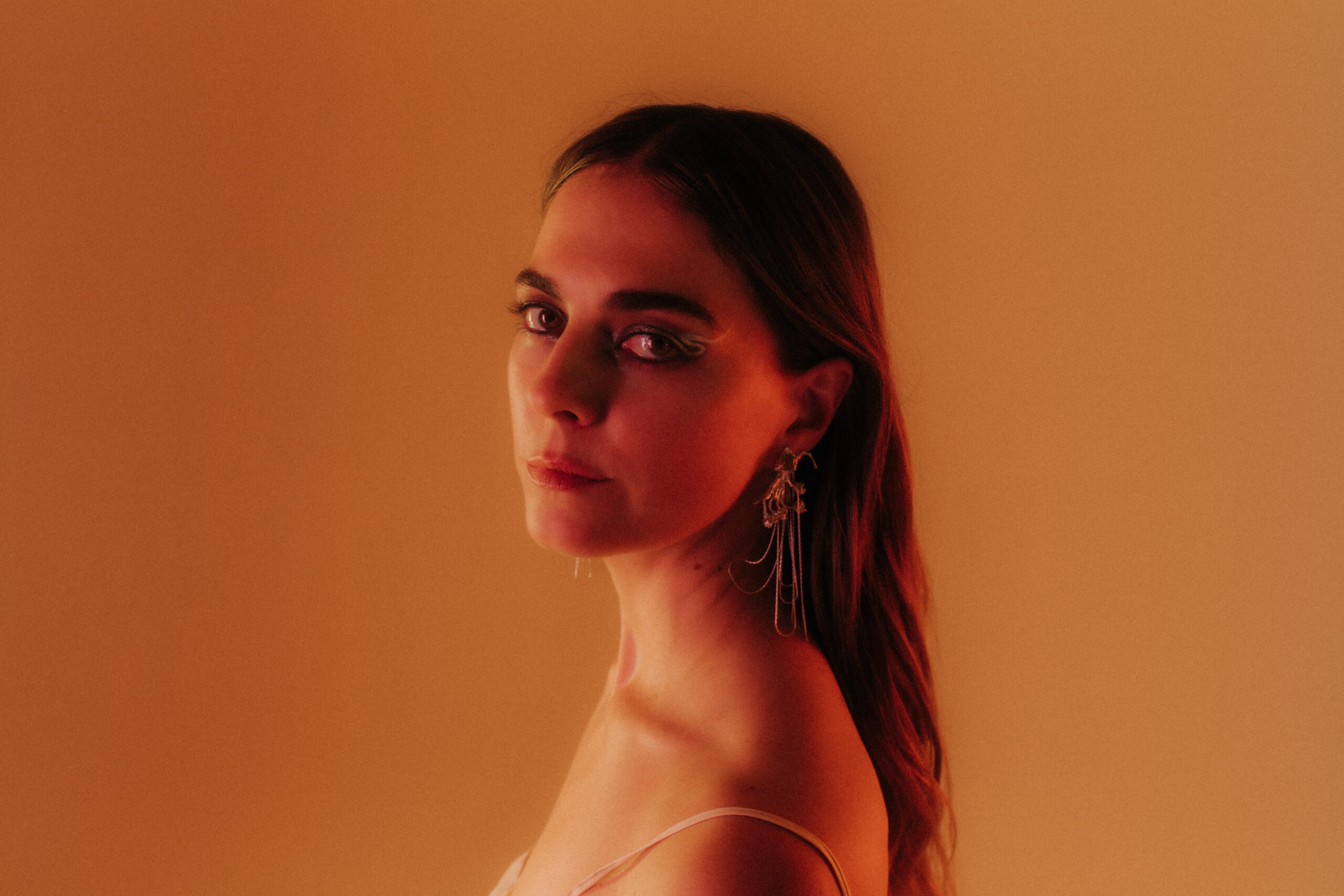 Nicky Elizabeth Discusses Her Debut Record