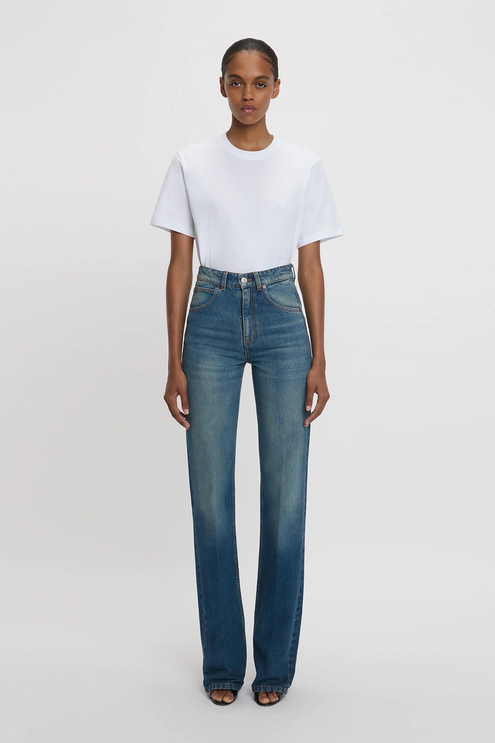Victoria Beckham Presents Its New Denim Line