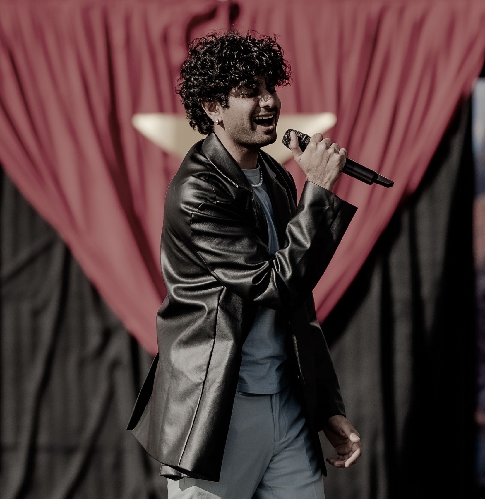 Vish - "Hands On Me (Pengwin & K RnB Remix)" | Wonderland