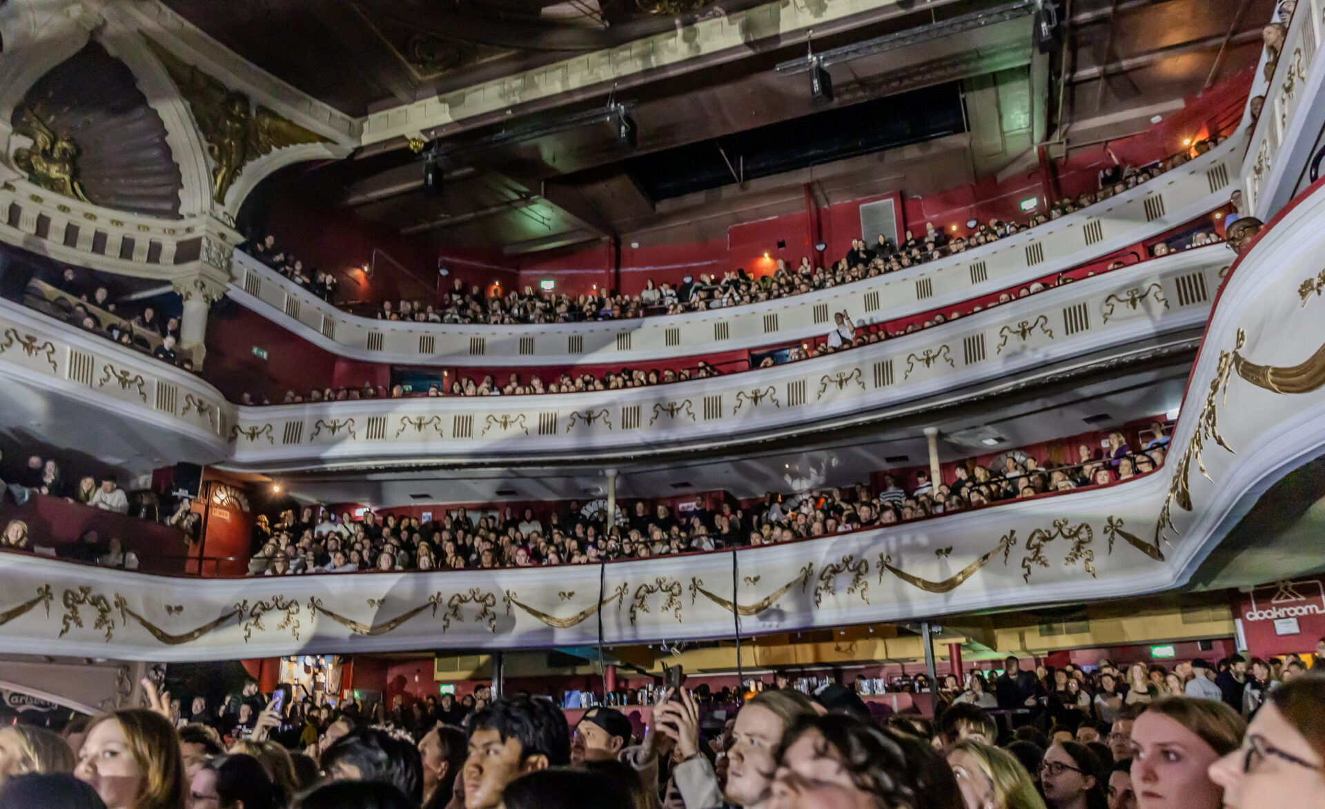 Photo Diaries: Myles Smith @ O2 Shepherd's Bush Empire